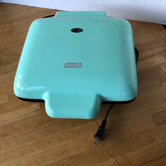 DASH | Kitchen | Dash Multi Mini Waffle Maker Makes Four Mini Waffles ...